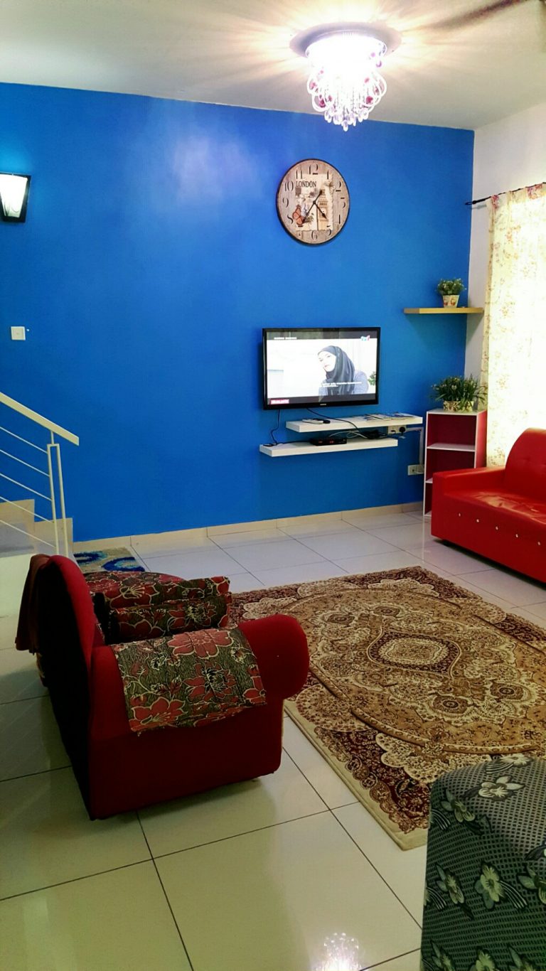Homestay Ayer Keroh 4 Bilik Aircond dan 4 bilik air (Villa MiTC -II)
